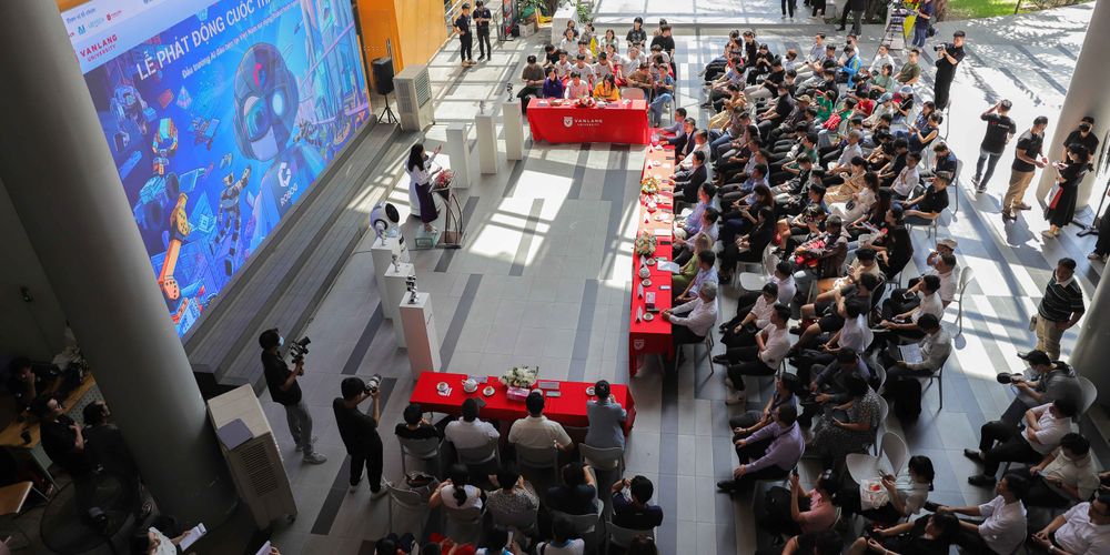 ROBO G 2024 - Mang sân chơi đổi mới sáng tạo đến với cộng đồng Văn Lang