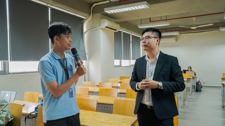 Khoa Tài chính Ngân hàng bồi dưỡng kỹ năng xử lý rủi ro trong đầu tư ...